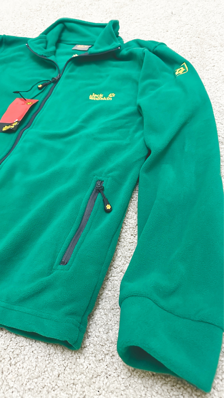 Флисовая куртка от Jack Wolfskin.
