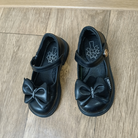 Продам детские туфельки