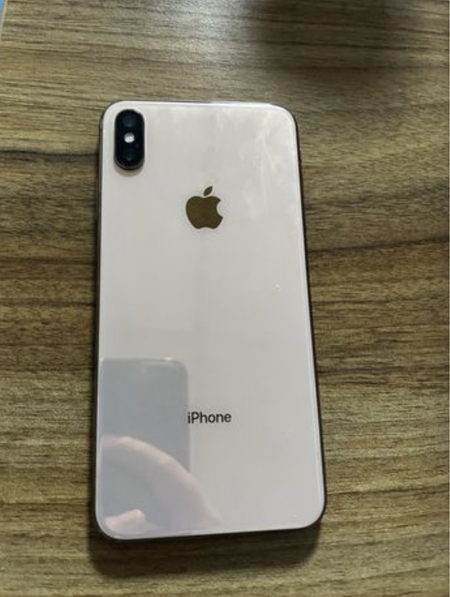 Iphone xs idealni sostayani