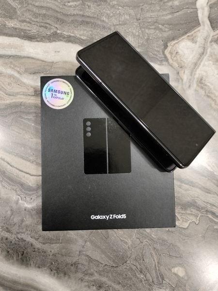 Samsung z fold 5