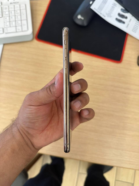 iPhone xs max gold