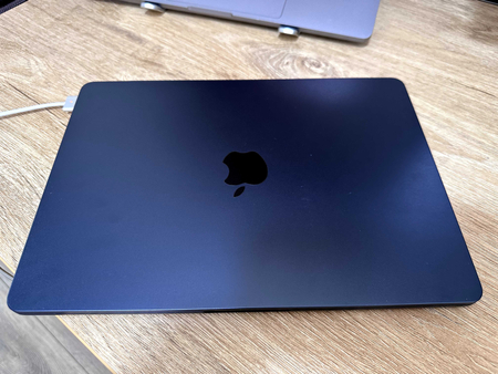 Macbook M2, 8/256GB