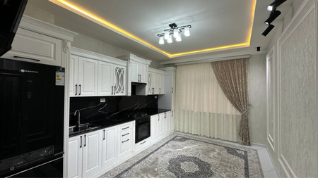Продается 4-ком. Квартира на 3 этаже площадью 135 кв.м. В Вокзале