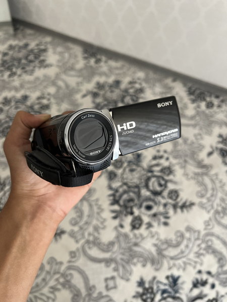 Sony videokamera yengi HDR-CX210E