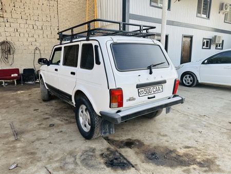 Niva 4x4 sotiladi