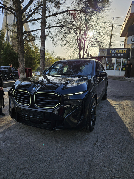 Продаеться BMW XM .
