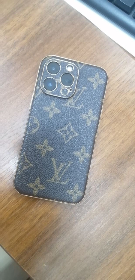 iPhone 13 pro chehol