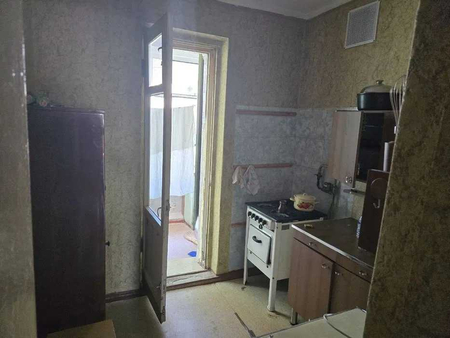 продается 4/4/4 на Лабзак Ц-13