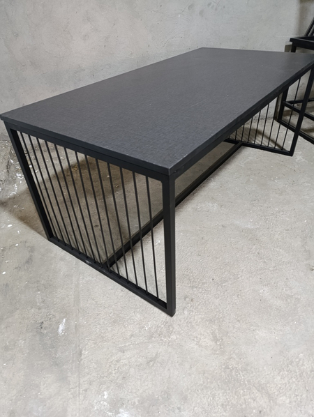 Jurnalniy stolik loft