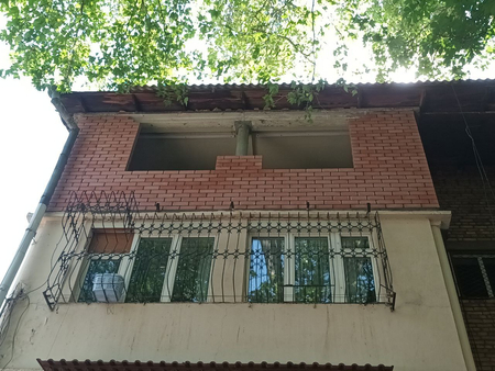 Balkonga g'isht teramiz