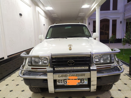Tayota Land Cruiser