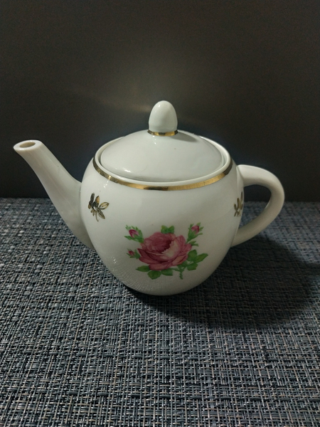 Винтажный фарфоровый детский сервиз.