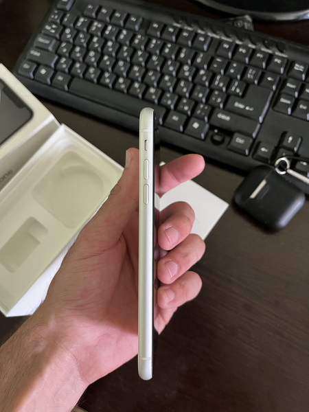 Продам айфон Xr iPHONE
