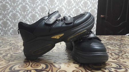 Новые Женский кроссовки легкие 40