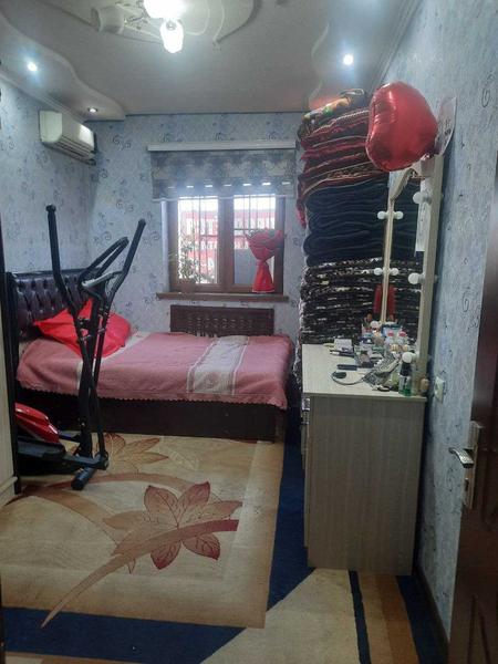 (К128962) Продается 4-х комнатная квартира в Алмазарском районе.