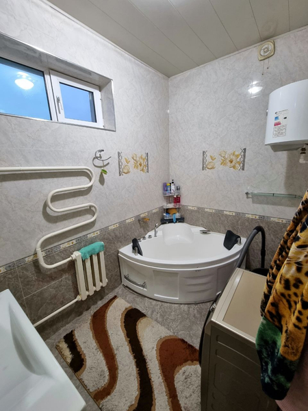 4-х ком на 2 эт 136 м2 в центре г. НУКУС  СО ВСЕМИ УСЛОВИЯМ