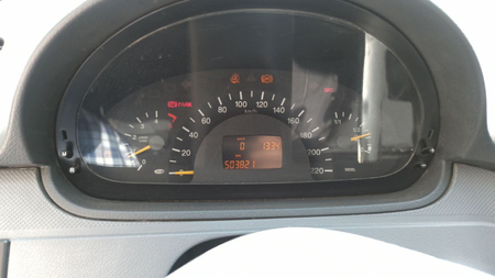 Srochna Sotiladi Mersedes benz vito 2005 yil long