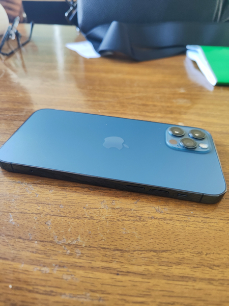 Iphone 12 pro, 128 gb original hech qati almashmagan