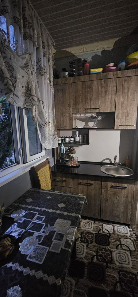 Продаётся квартира Чиланзар 19 1в2/4/4. Ориентир Базарчик. Регина