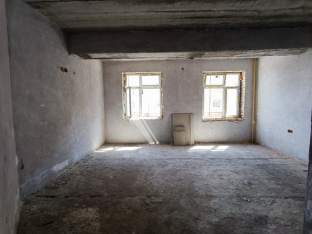 Продаётся Иззат 1/3/8/-42.4 кв.м