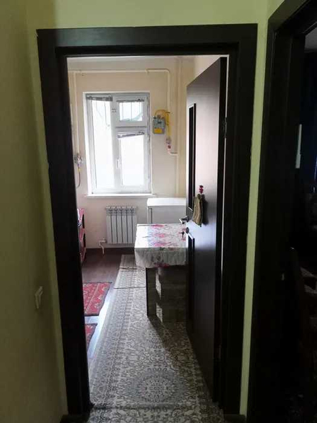 срочна Горит аренда 2 комнатная квартира возле Метро за 400$ id sh 363