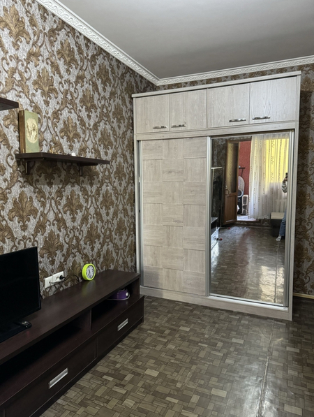 Продаётся однокомнатная на Ферузе