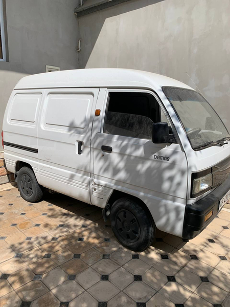 Damas van 3000$ 2005 yil