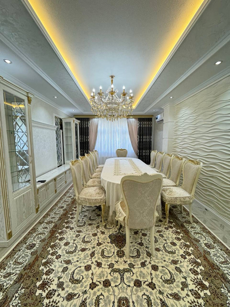 Продается 4 ком. Квартира на 2 этаже площадью 123 кв.м. Ор. Жасмин