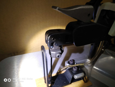 Стационарный электролобзик настольный Makita SJ 401