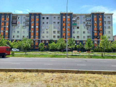 Сотилади Янгихаёт новостройка 3 хона 1 этаж ёки обмен