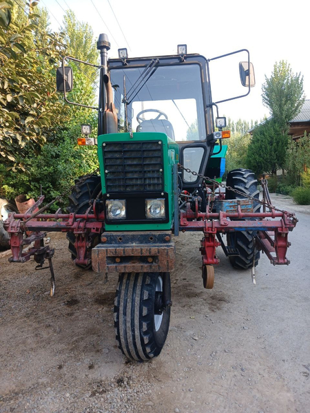 Belarus 80 X  sotiladi
