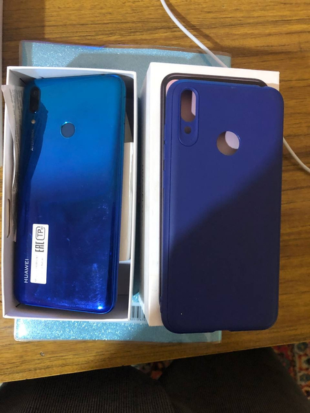 Huawei Y7 sotiladi holati yahshi.