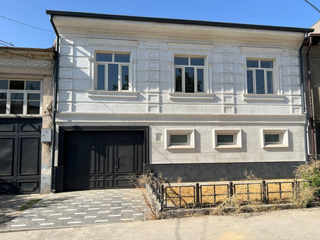 Уч кахрамон 4 соти ховли сотилади куча юзидан 400 метр тупик кучада