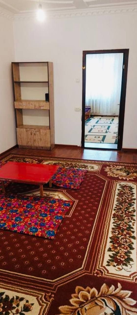Assalomu alaykum! Kvartira bor qizlarga: 3 ta qiz kere