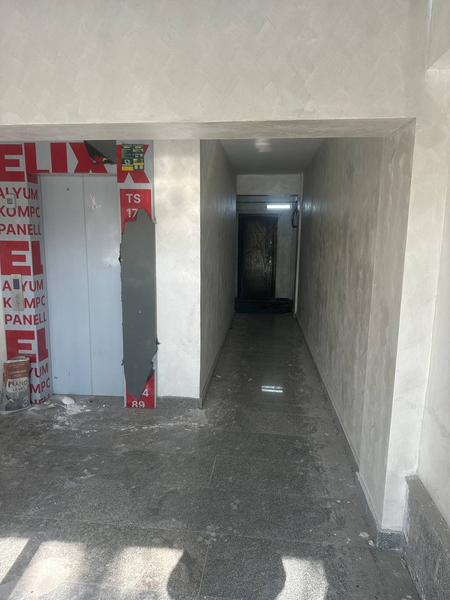 4 xonalik navostroyka karobka 110 kvadrat sotiladi. 2ta balkon bor.