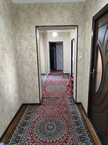 Srochna sotiladi SEBZOR  4xonali kvartira