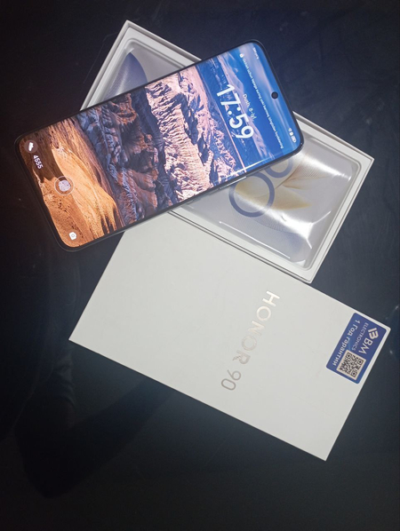 Honor 90  12/512
