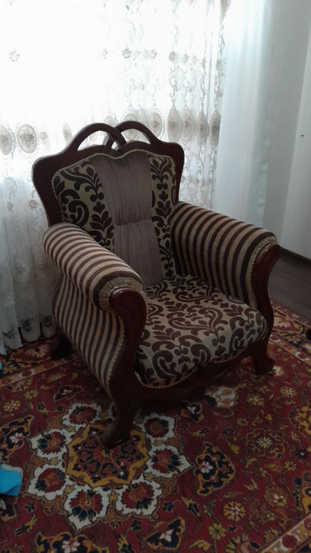 Prodayu divan s kreslomi