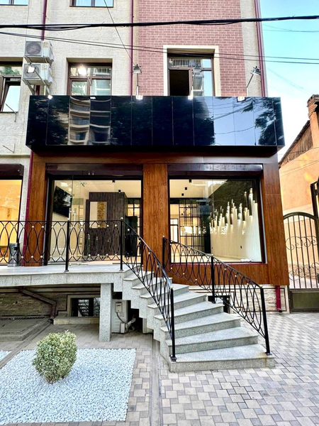 Продается офис 152м² 1 линия вдоль дороги