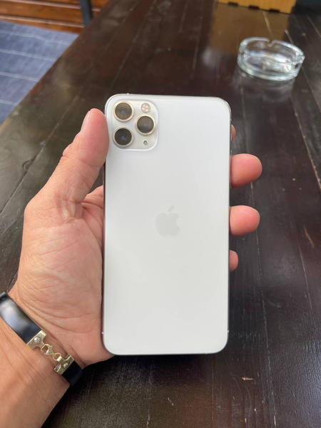 Продаю iPhone 11 pro Max 64