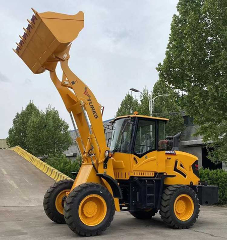 TURES HR935С 1,5 m3  погрузчик фронтальный