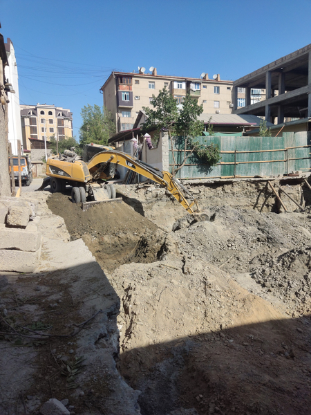 Экскаватор самасвал хизмати CAT 313