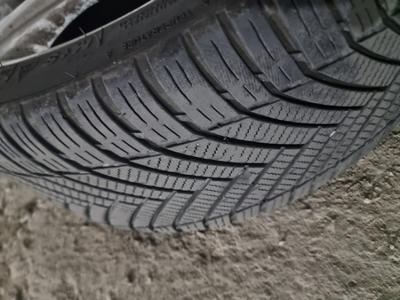 Diska R18 215/40