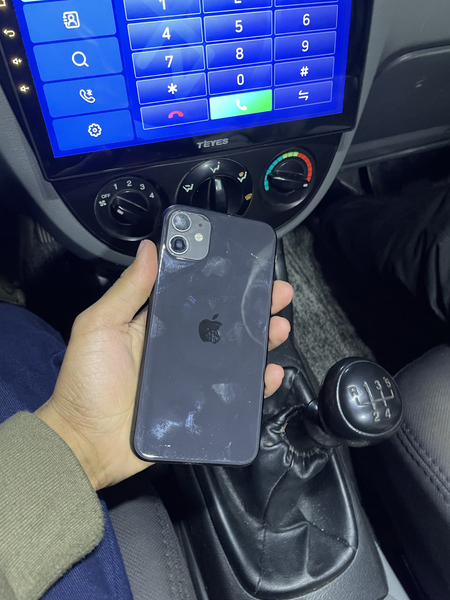 Iphone 11 sotiladi sroshna
