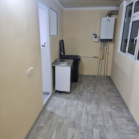Arenda bir xona 2 xona qilingan