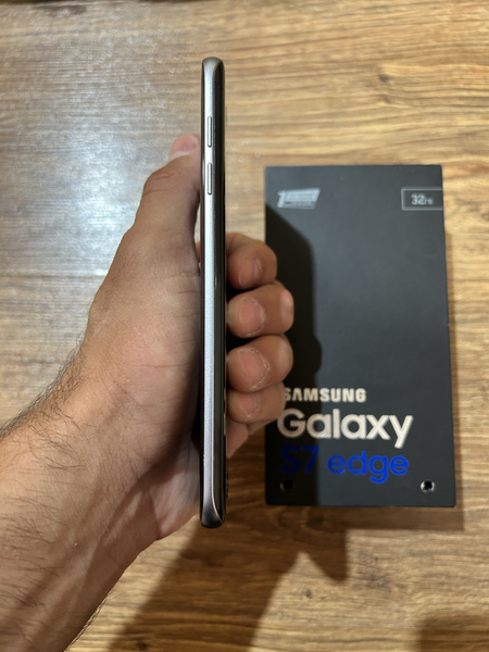 Samsung Galaxy S7 Edge Черный
