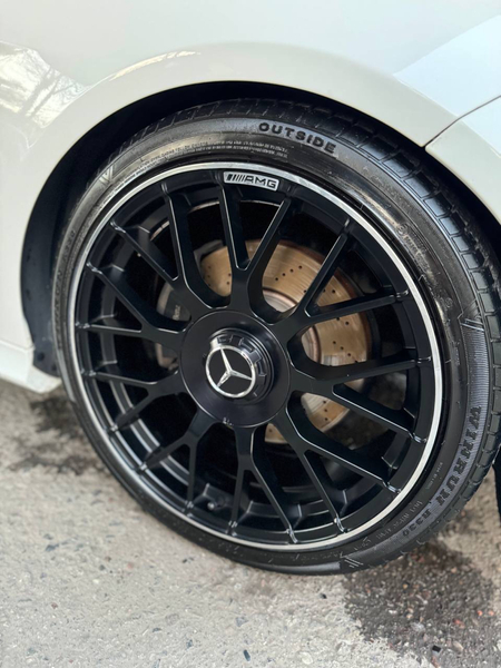 Продается Mercedec-benz 212 рейсталинг в идеальном состоянии.