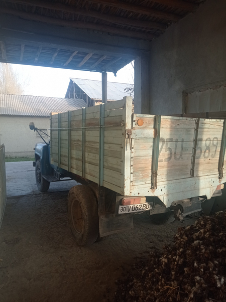 Gaz 52 sotiladi ..