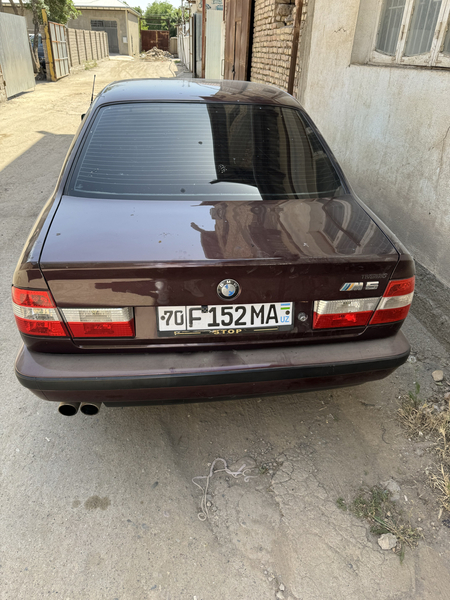 BMW e34 спортивный матор вишнёвый