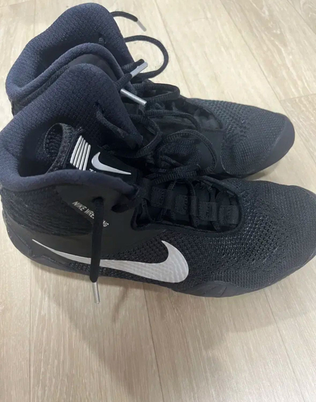 Nike wrenstling оргинал спортивный борцовка 26,5 sm (41.5) размер